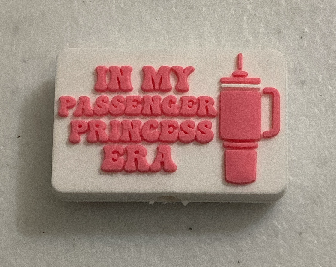Passenger Princess – The Lyon's Paw Print Co.